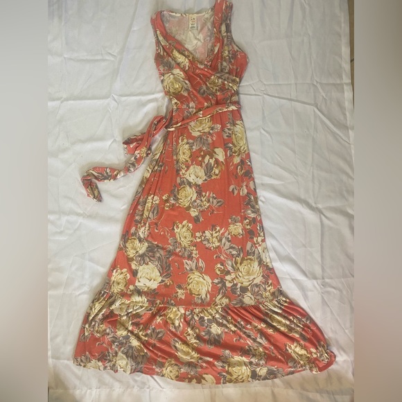 7th Ray | Dresses | 7th Ray Coral Colored Maxi | Poshmark